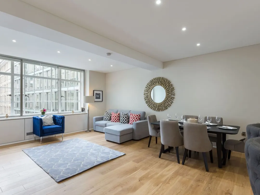 Urban Chic - Exeter Street - London