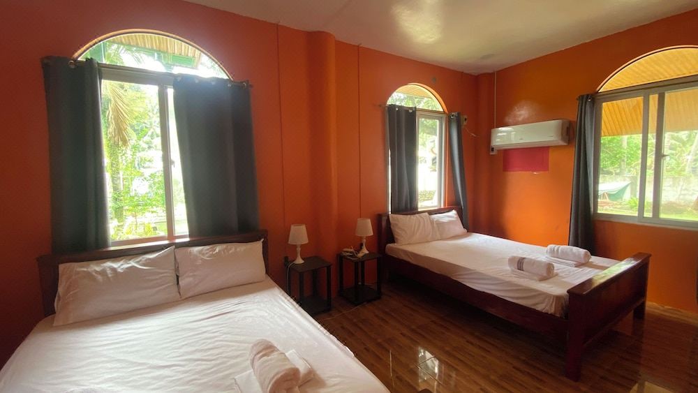 Seaside Traveler's Inn By Camiguin Island Home - Camiguin