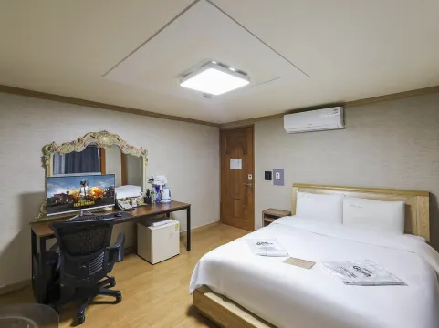 Daejeon Wolpyeong Honey - Daejeon