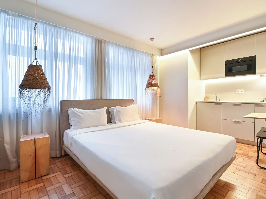 Sleep In Office - Porto