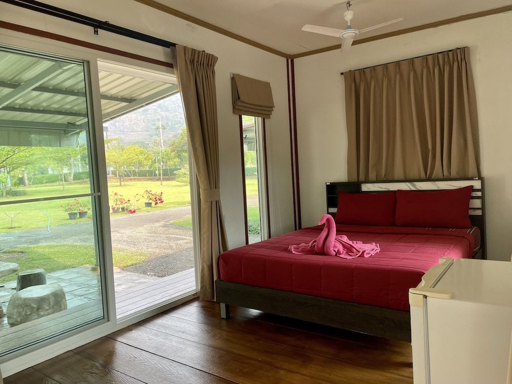 Baan Apa Erawan Resort - Si Sawat District