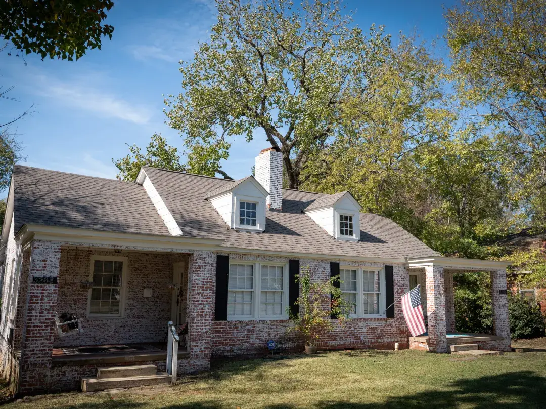 Modern Comforts And Convenient Access To Parks - Charming Haven - Montgomery, AL