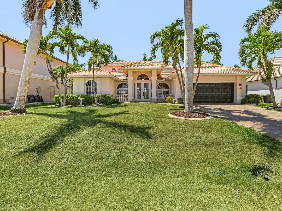 Heated Vanishing Edge Pool And Dock - Stunning Waterfront Retreat - Cape Coral, FL