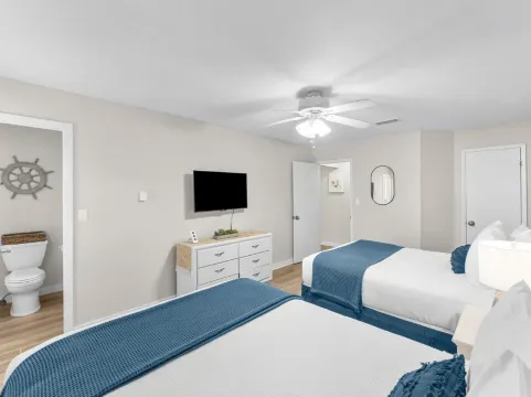 Endless Summer A44 - Laguna Beach, FL