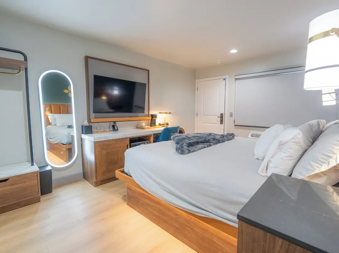 Hotel Avanti - Santa Maria, CA