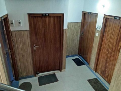 Galaxy Hotel - Lansdowne, India