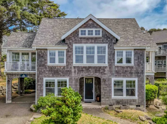 Luxurious Custom Home With Hot Tub And Bbq - Breathtaking Ocean View - Lincoln City, OR