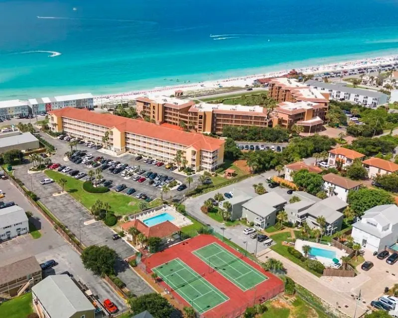 Beach Access And Pool With Gulf Views - Charming Coastal Retreat - Miramar Beach