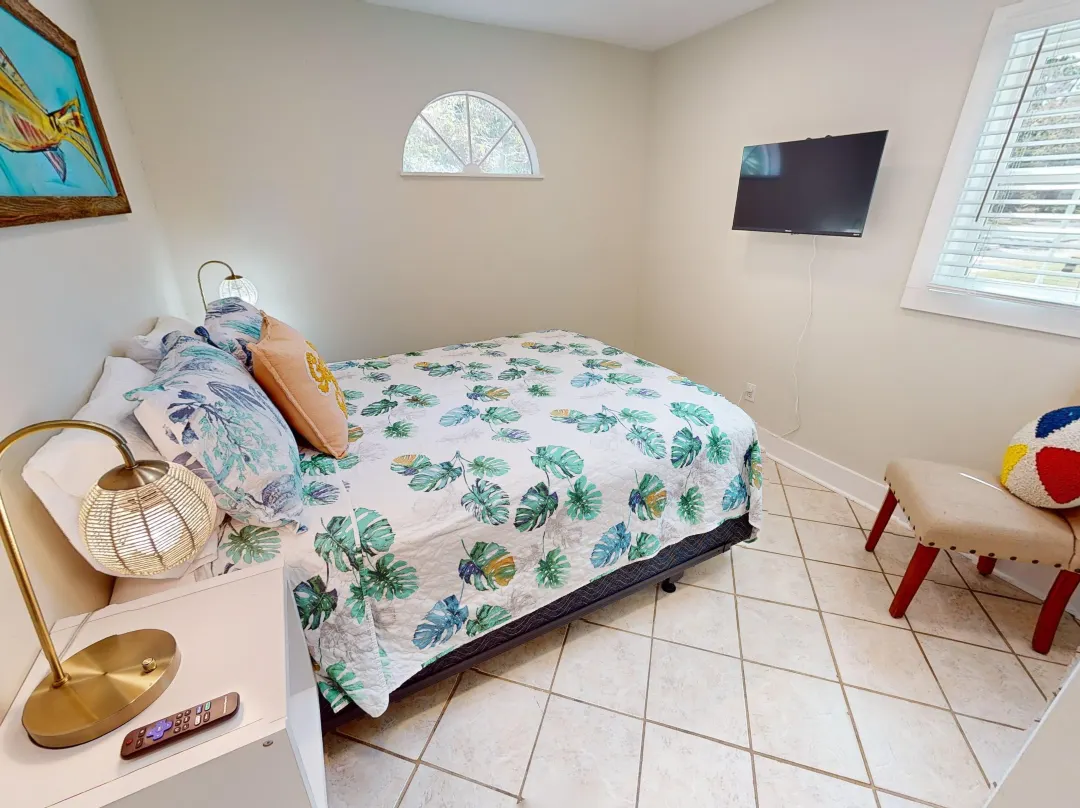 Charming Oasis With Spacious Deck - Delightful Folly Retreat - Folly Beach, SC