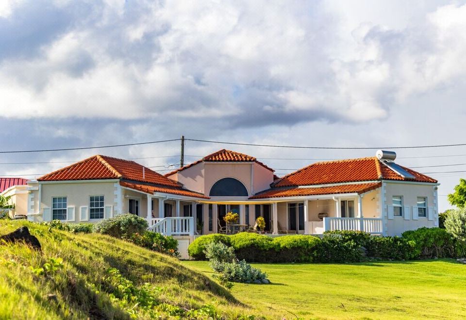 Captains View Villa, Spectacular Ocean front setting, clean and well ...