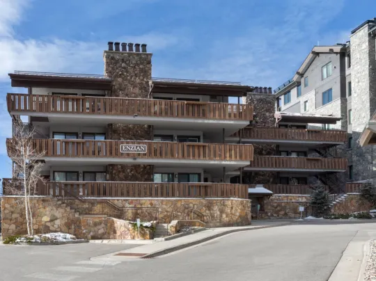 Cozy Fireplace And Gourmet Kitchen - Luxurious Mountain Retreat - Vail, CO