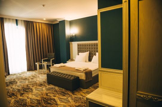 Emerald Suite Hotel - Baku