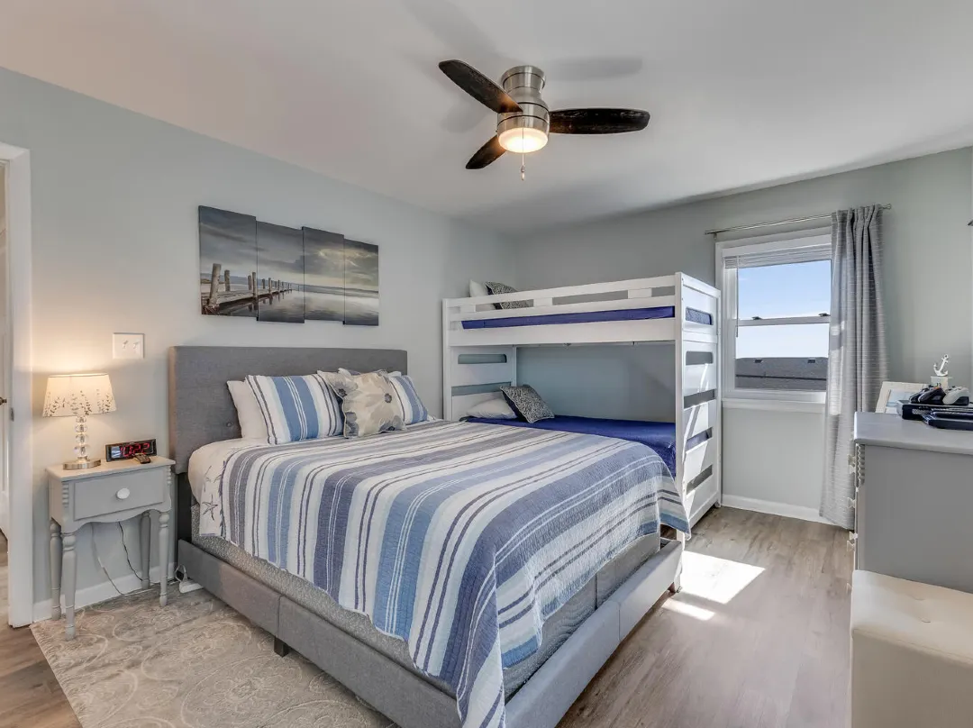 Stunning Ocean Views And Modern Amenities - Exquisite Coastal Retreat - Carolina Beach, NC