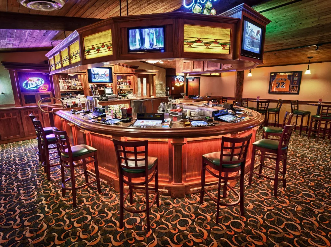 Lucky 7 Casino & Hotel - Brookings, OR