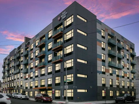 Best Western Plus Executive Residency Bronx - Bronx, NY