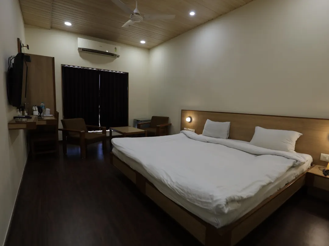The Lotus Hotel - Junagadh