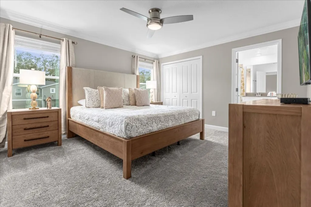 Screened Pool And Resort Style Amenities - Elegant Oasis - Kissimmee, FL