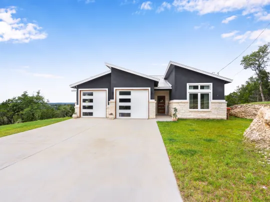 Stunning Hill Country Views And Hot Tub - Charming Escape - Canyon Lake, TX