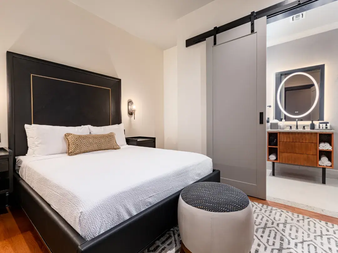 2br Vibrant Stay Steps To French Quarter | The Mayfair - New Orleans, LA