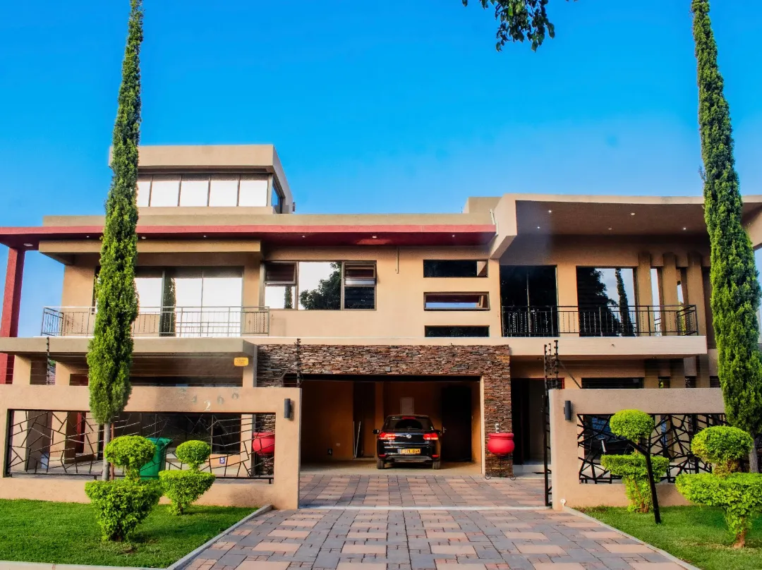 Escapade Lux - Gaborone