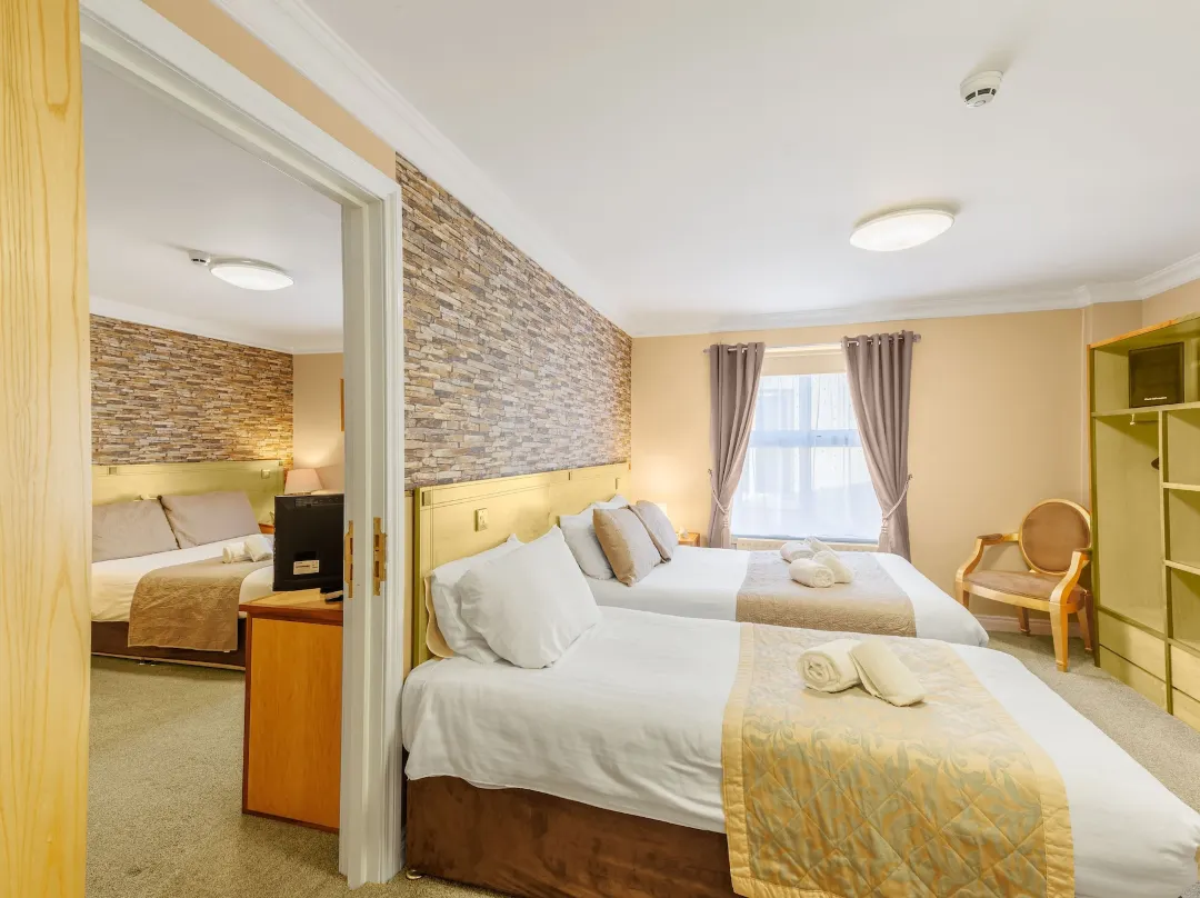 Kilmorey Arms Hotel - County Louth