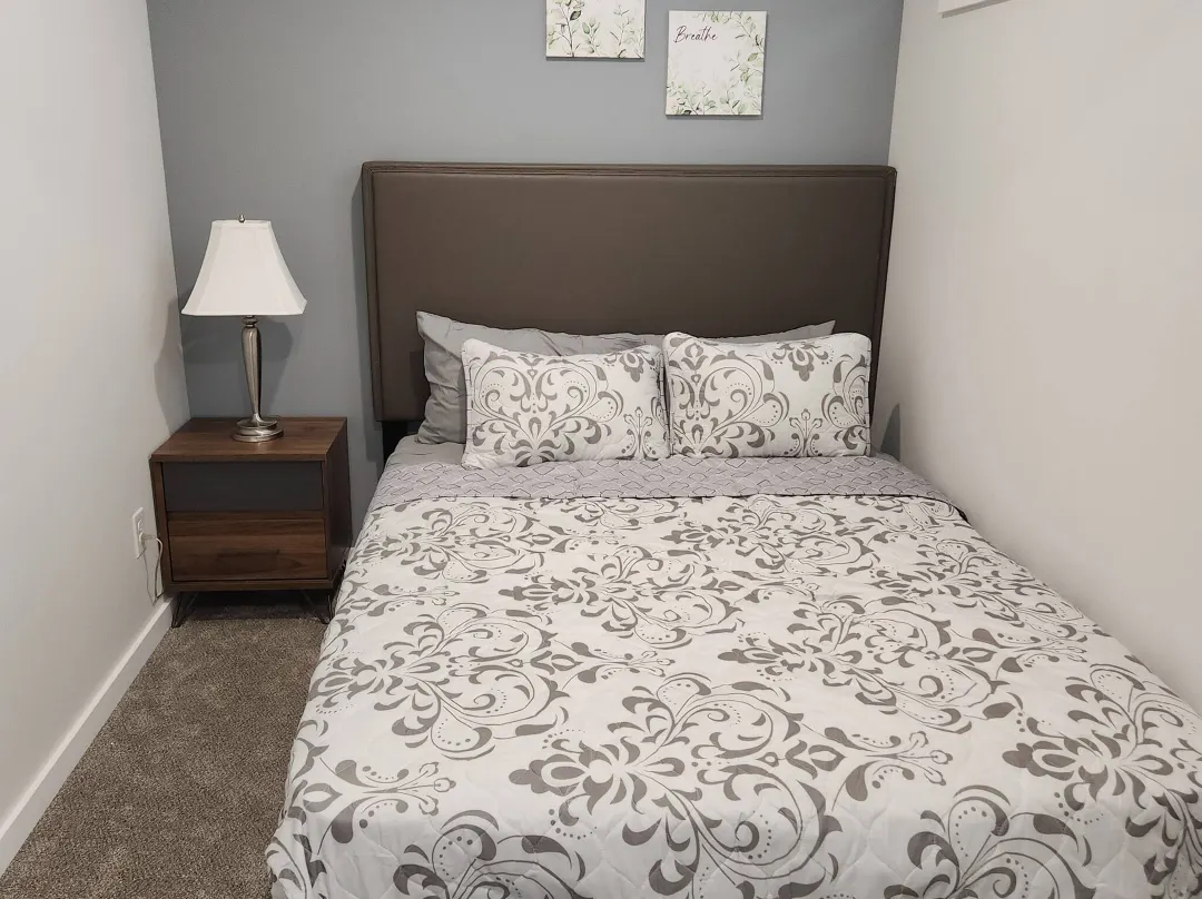Une Suite Moderne Et Accueillante D'une Chambre - Winnipeg
