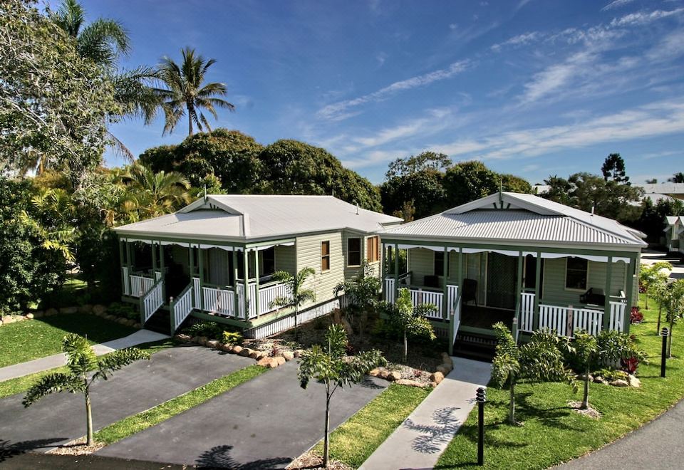 Barney Beach Accommodation, Barney Point - Photos, Reviews & Prices ...