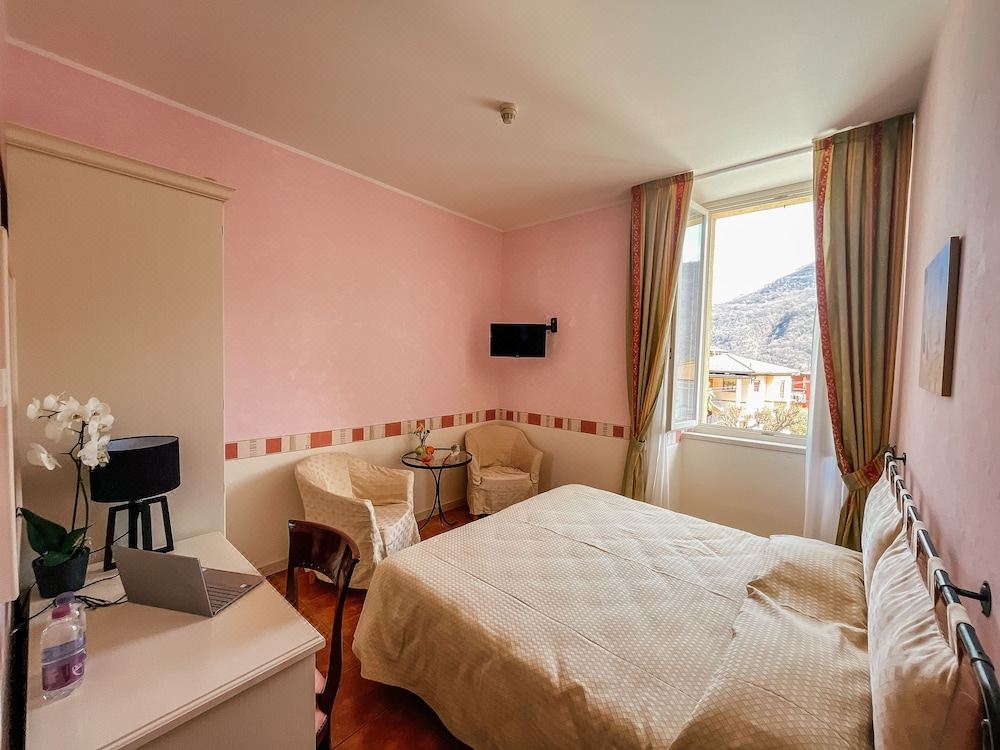Caroline Hotel - Morcote
