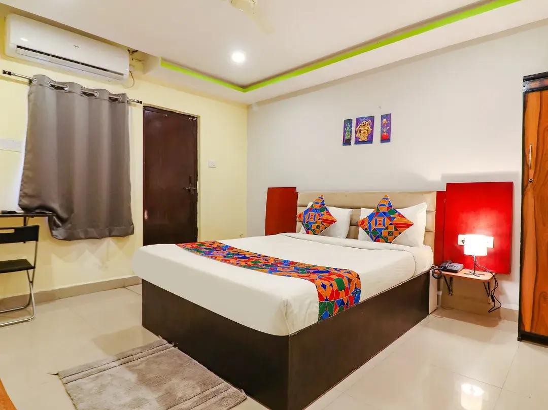 Fabexpress Broholic Suites - Nr Jntu - Jawaharlal Nehru Technological University - Télangana