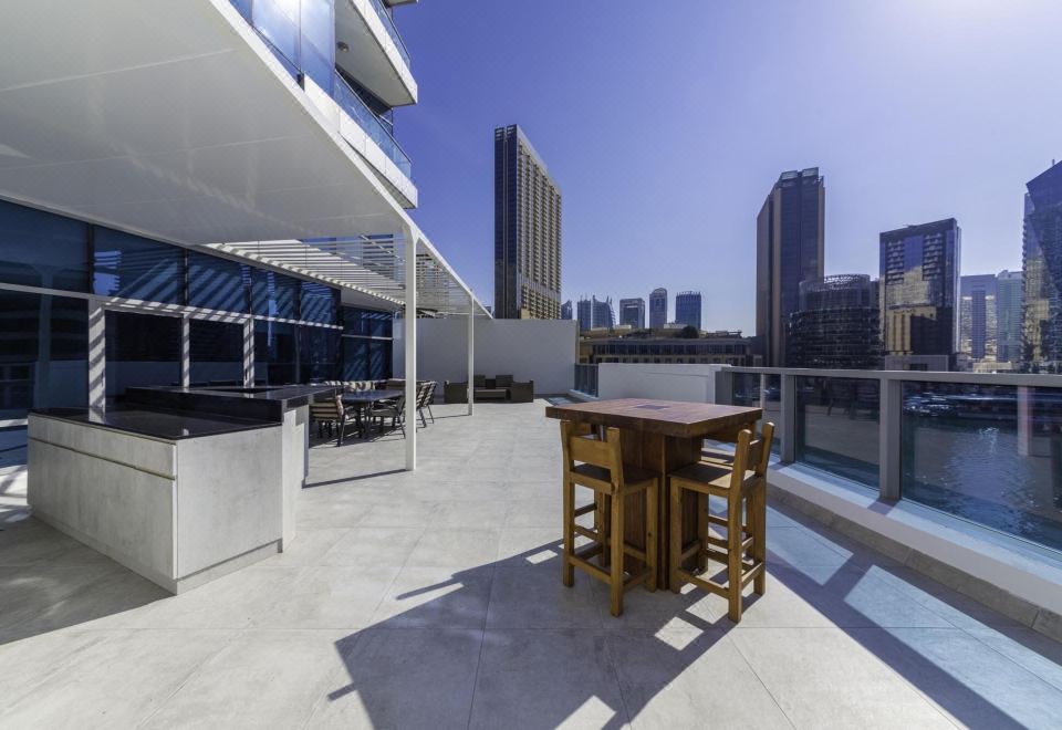 Stunning 3-Floor Villa w Kids Room Rooftop Terrace over Dubai Marina ...