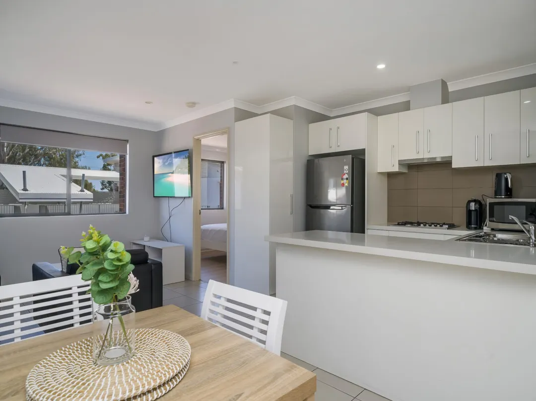 Sunny 2-bed In Quiet Location With Balcony - Western Australia