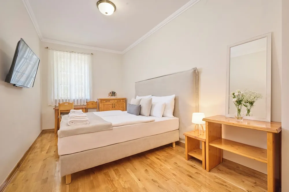 Hotel Kadoor - Karlovac