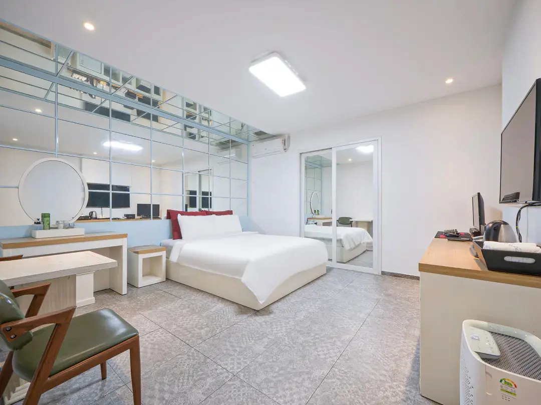 Iksan Hotel Rings - Iksan-si