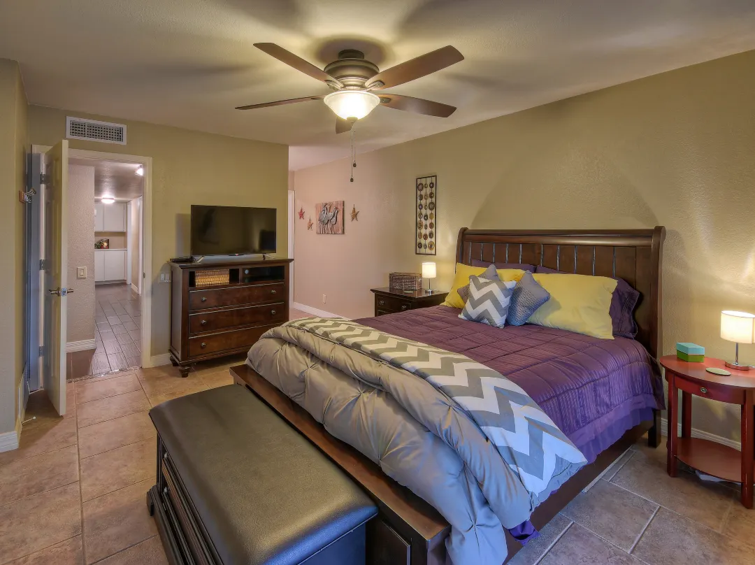 Lakeside Home With Pool And Kayaks - Charming Tranquil Retreat - Chandler, AZ