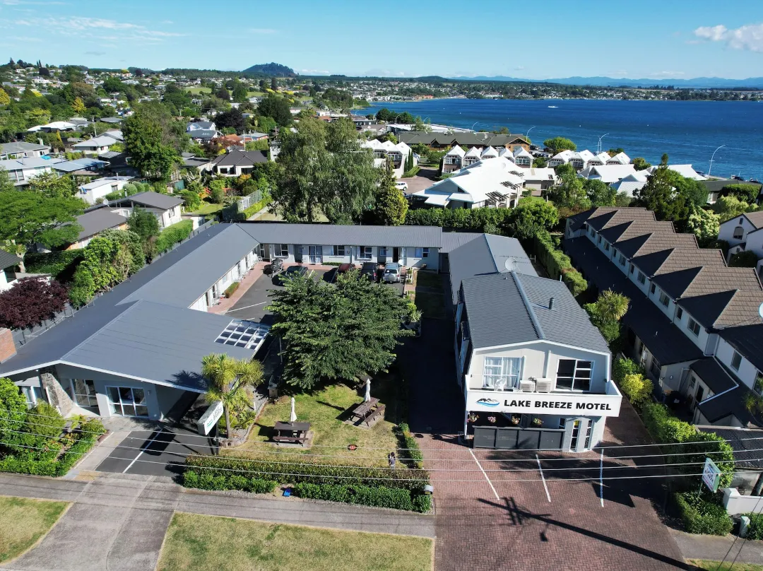Lake Breeze Motel - Taupō