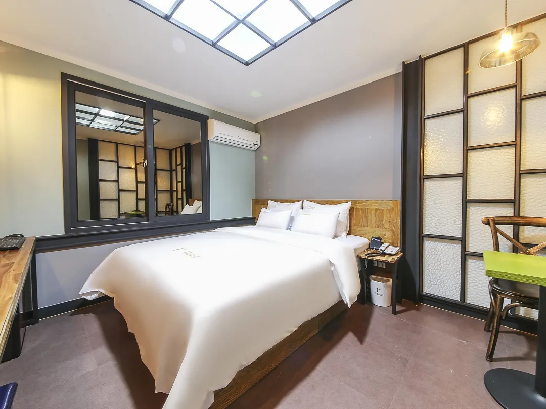 Yeosu 1st Avenue Hotel - Yeosu-si