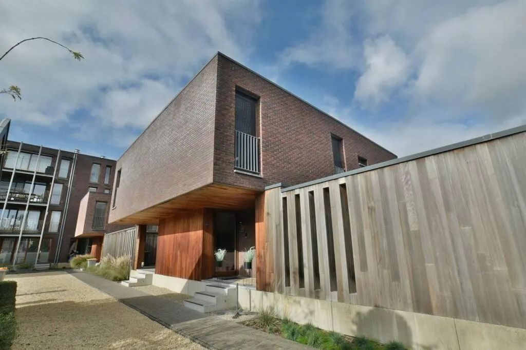 Casper House, Near Maastricht - Maastricht