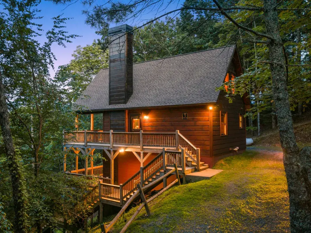 Firepit Chats, Hot Tub Soaks, Cozy Evenings By The Fireplace - Inviting Cabin - Ellijay