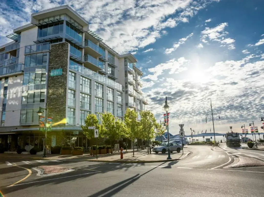 The Sidney Pier Hotel & Spa - North Saanich