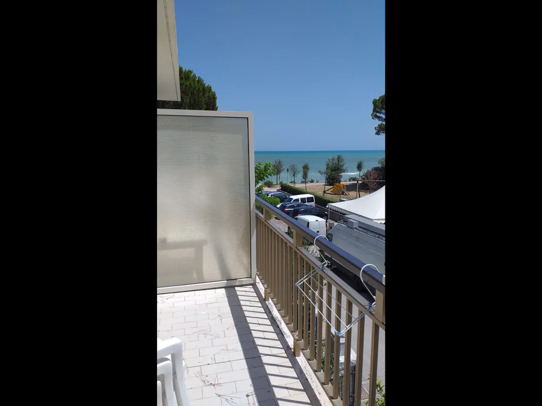 Spaziosa Camera Quadrupla A Due Passi Dal Mare - Pineto