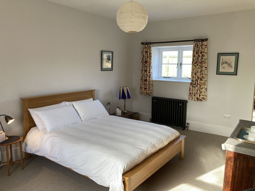 Frizenham Farmhouse B&b - North Devon District