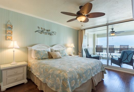 Partial Gulf View and Open Patio Escape - Stunning Tower Retreat ...