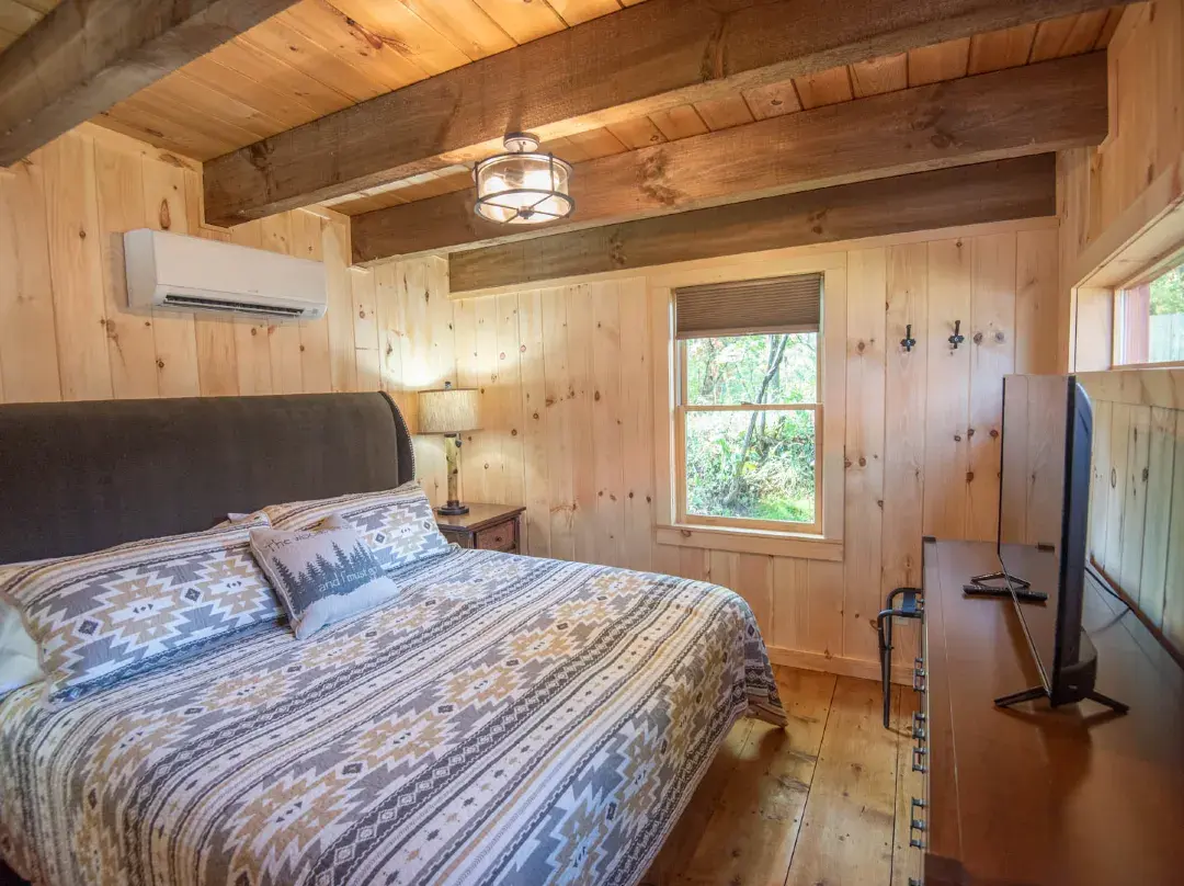 Charming Log Cabin With Mountain Views - Cozy Retreat Near Downtown - West Jefferson, NC