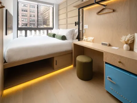 Little Charlie Hotel - Edgewater, NJ