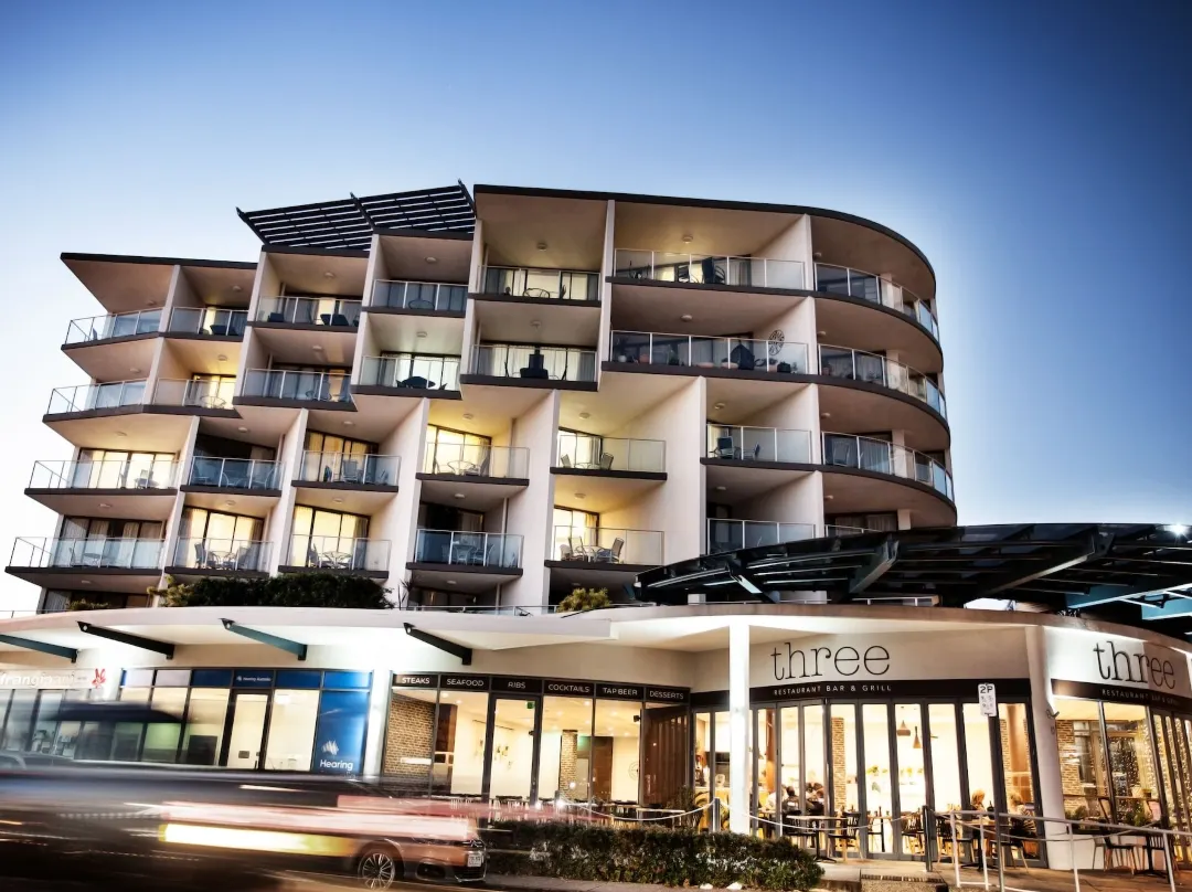 Ocean Views Resort - Caloundra
