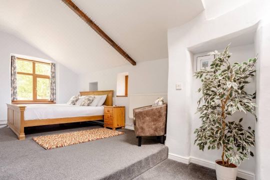 Delightful 2 Bed Flat In Old Mill-private Garden - Haworth