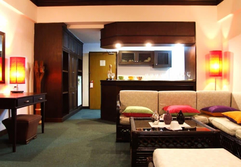 Mountain Beach Hotel - Pattaya City