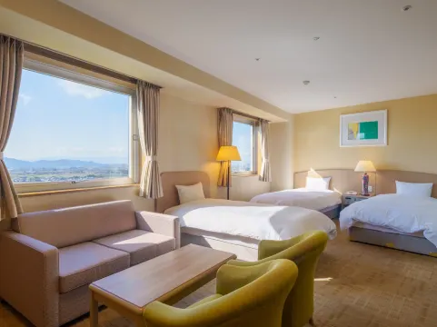 Crefeel Koto - Lake Biwa