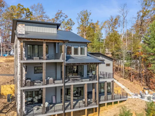 Expansive Cabin With Game Area And Hot Tub - Luxurious Mountain Retreat - Blue Ridge, GA