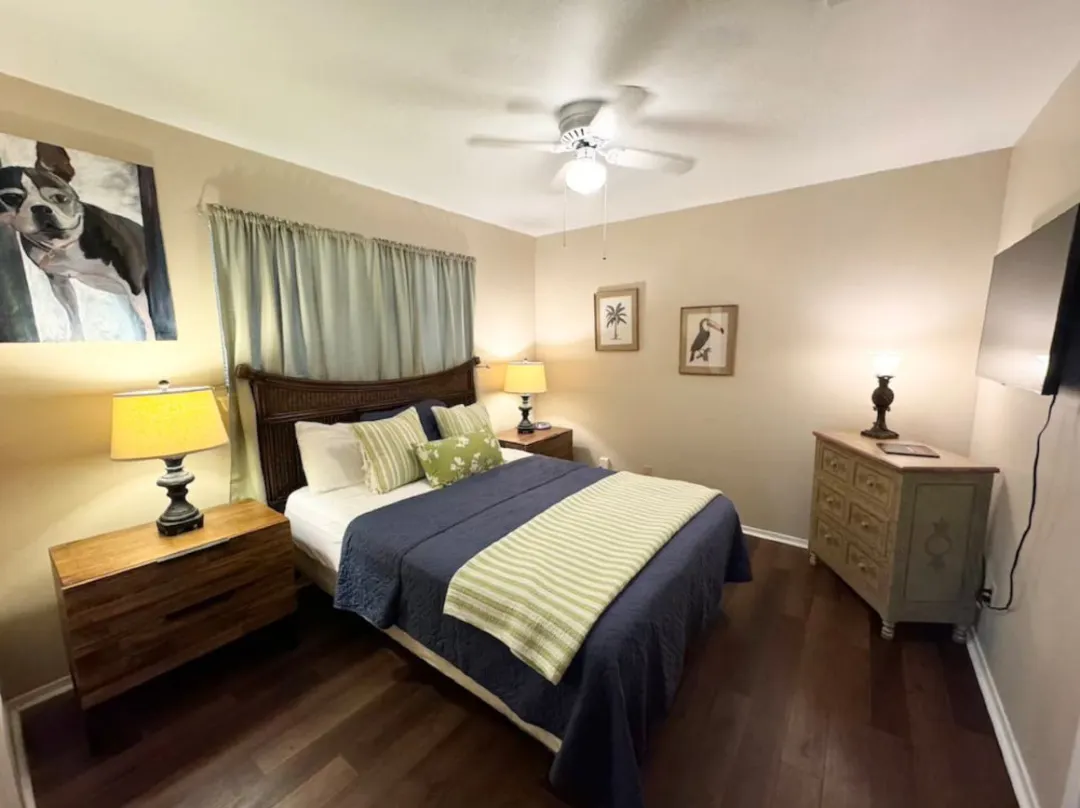 Stylish Oasis With Riverfront Views And Gourmet Kitchen - Serene Getaway - New Braunfels, TX